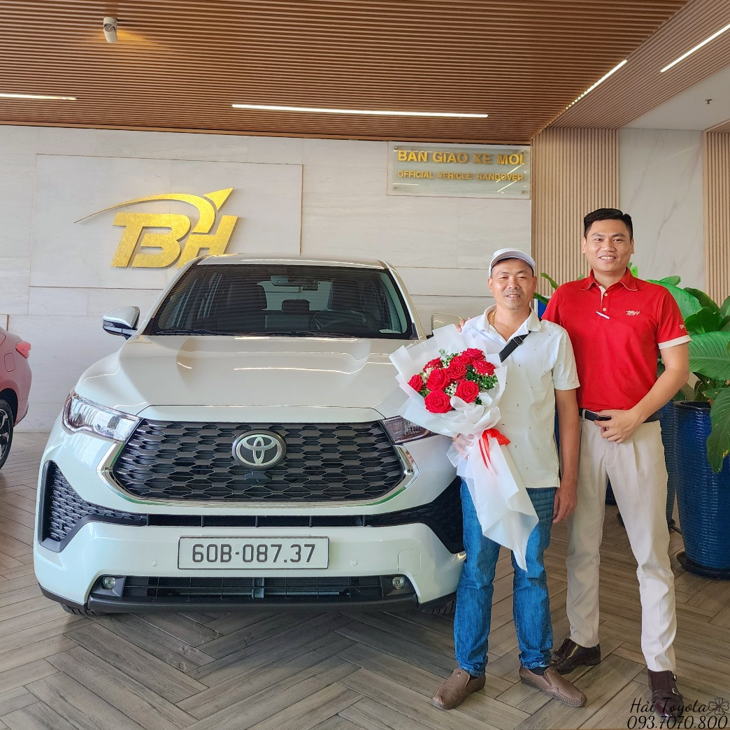 07/2025 - BÀN GIAO TOYOTA INNOVA CROSS VỀ VỚI ANH LONG (VĨNH CỬU)